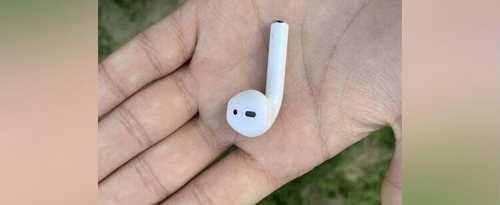 Левый наушник AirPods2