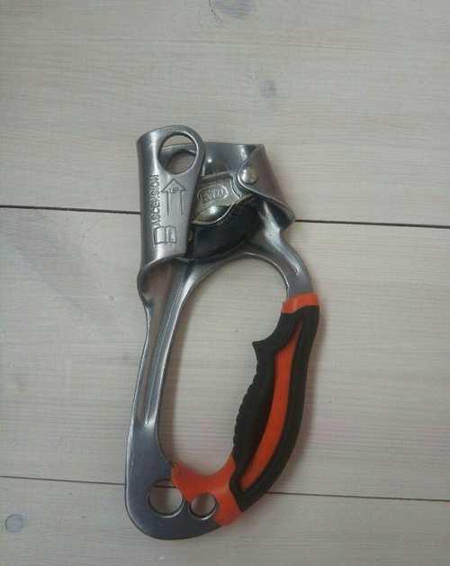 Жумар petzl ascension правый