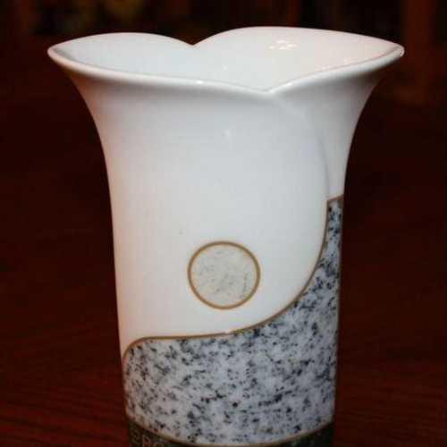 Оригинальной формы винтажная ваза для цветов, Герм