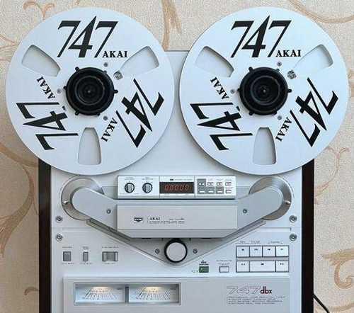 Катушечный магнитофон Akai GX-747