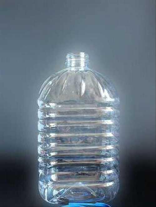 Пластиковые бутылки для воды 5 литров. ПЭТ бутыли 5 л. Емкость ПЭТ 5л. Бутылка 5л ПЭТ светлая. 5 Литровые пластиковые бутылки.