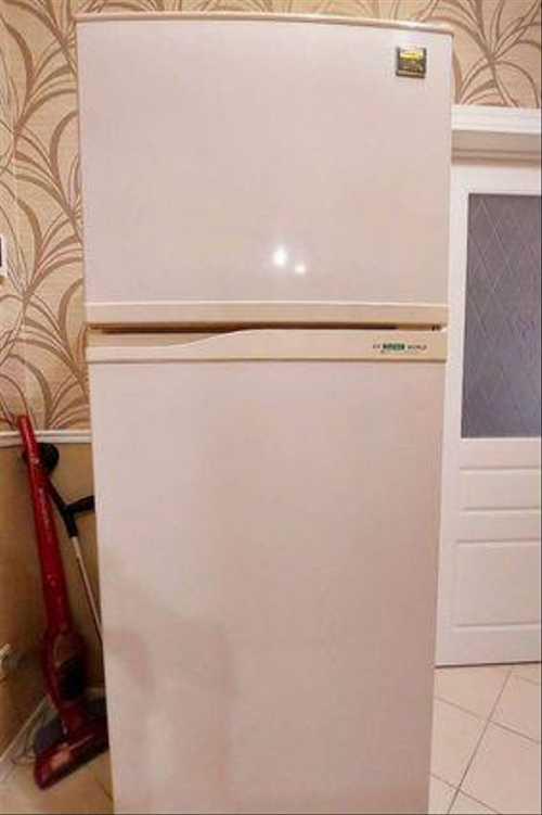 Samsung бежевый, 65см., no frost