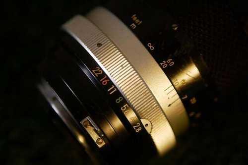 Nikon nikkor-q 135mm f2,8 портретник светлый