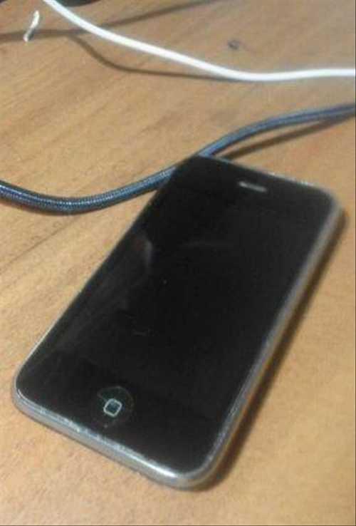 Телфон iPhone 3GS