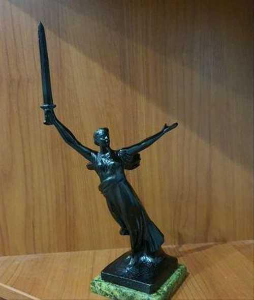 Статуя родина мать Сталинград