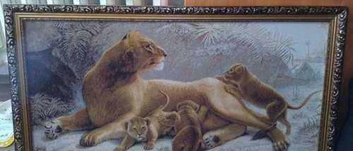 Картина гобелен "Львица с львятами"