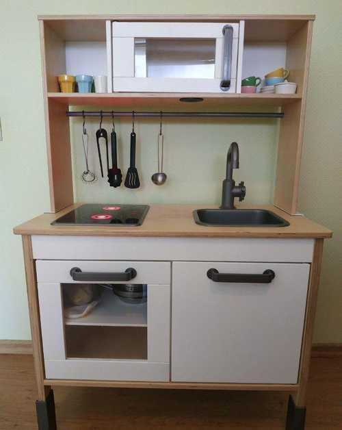 Детская кухня IKEA с набором посуды