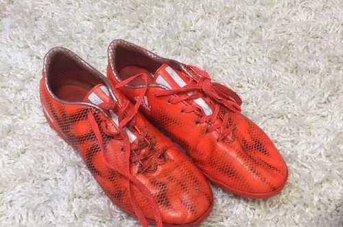 Футзалки adidas F10