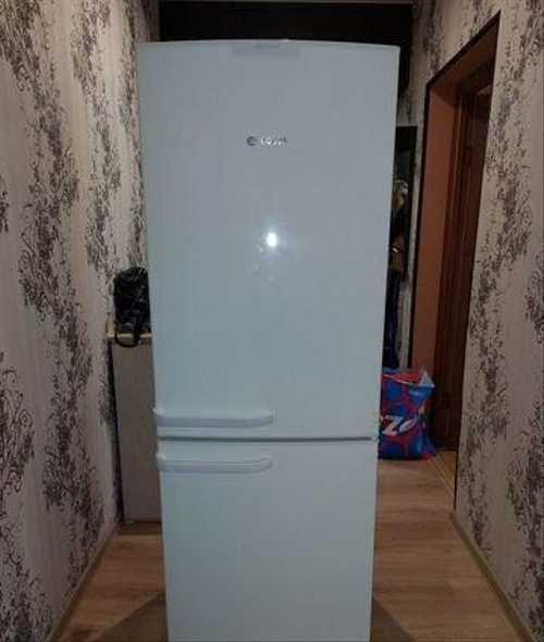 Холодильник Bosch FD8803