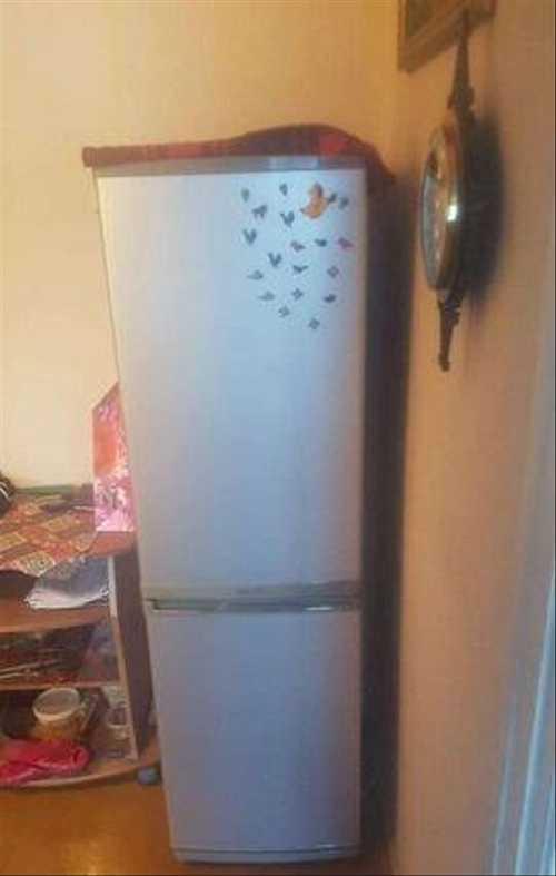 Холодильник Shivaki узкий серебристый