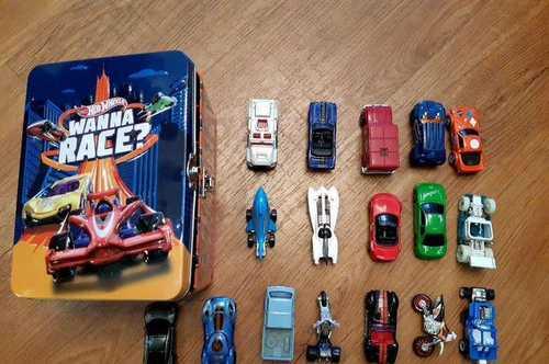 Машинки Hot Wheels (хот вилс) 17 штук + гараж