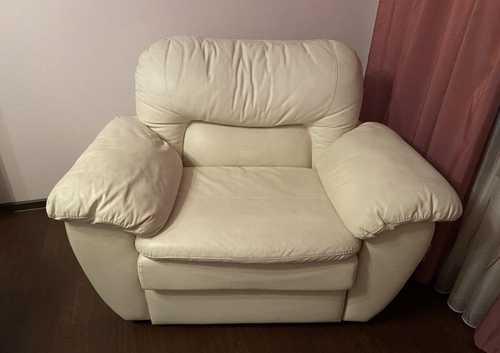 Кожанное кресло-кровать