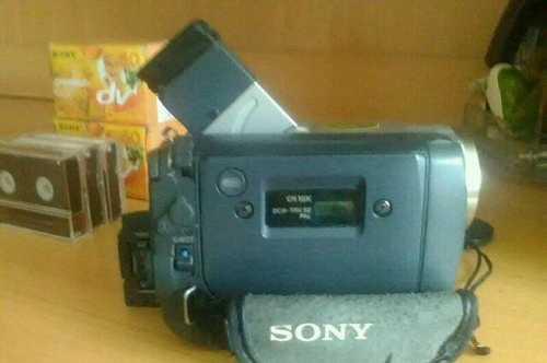 Видеокамера Sony DCR-TRV5E кассетная