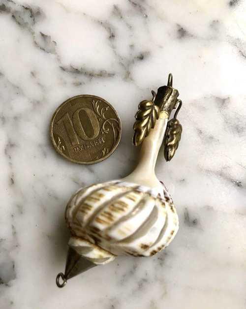 Табакерка, нюхательница, кулон