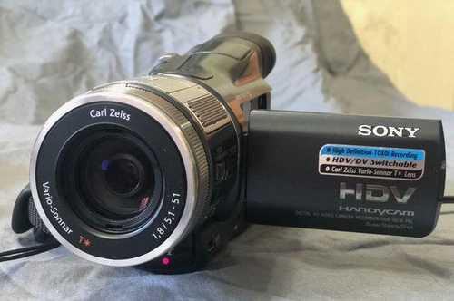 Видеокамера miniDV Sony HDR-HC1E