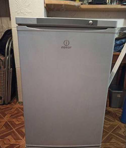 Морозильник indesit SFR100