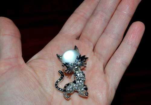 Брошка кошка