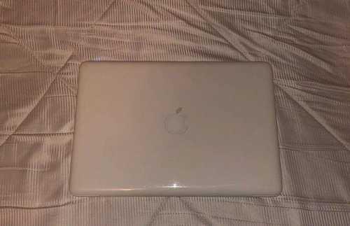 Apple MacBook 13 2010, белый корпус
