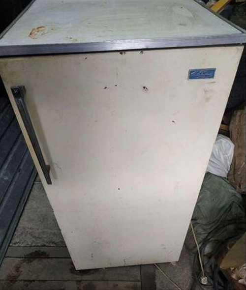Холодильник бу СССР