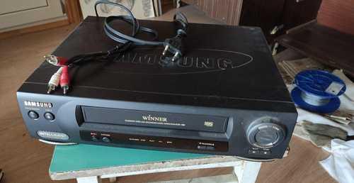 Видеомагнитофон VHS samsung