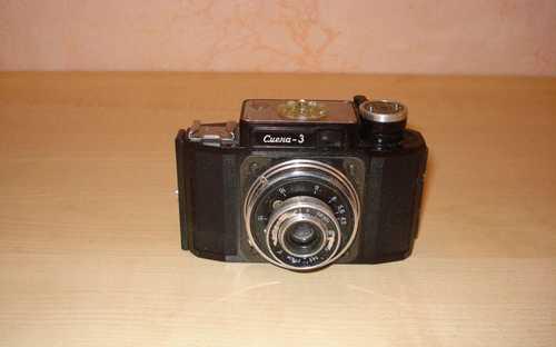 Советский пленочный фотоаппарат Смена-3