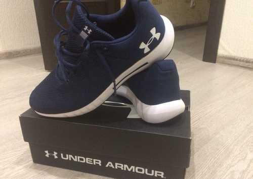 Новые беговые кроссовки Under Armour