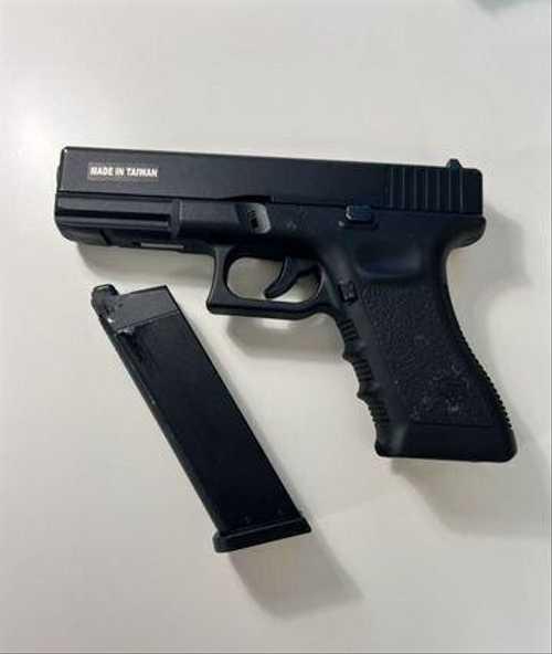 Страйкбольный пистолет glock 17