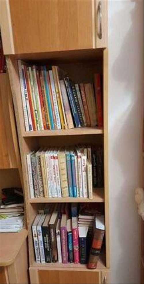 Книжный шкаф-пенал с открыти и закрытыми полками