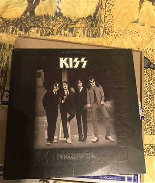 Kiss "Dressed To Kill" 1975г. Читать