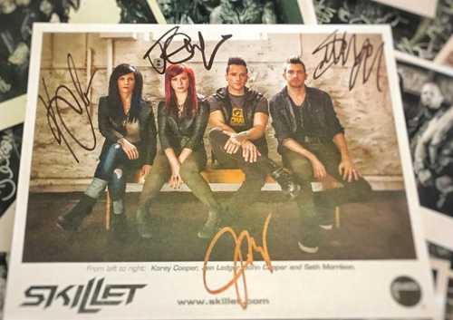 Skillet, Автографы всех участников