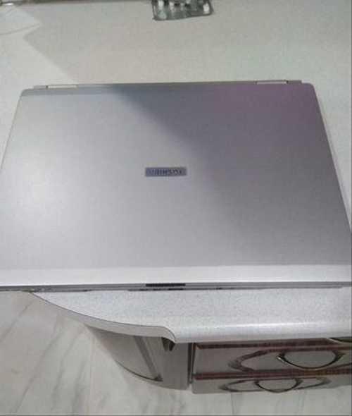 Продаю ноутбук toshiba M40-101