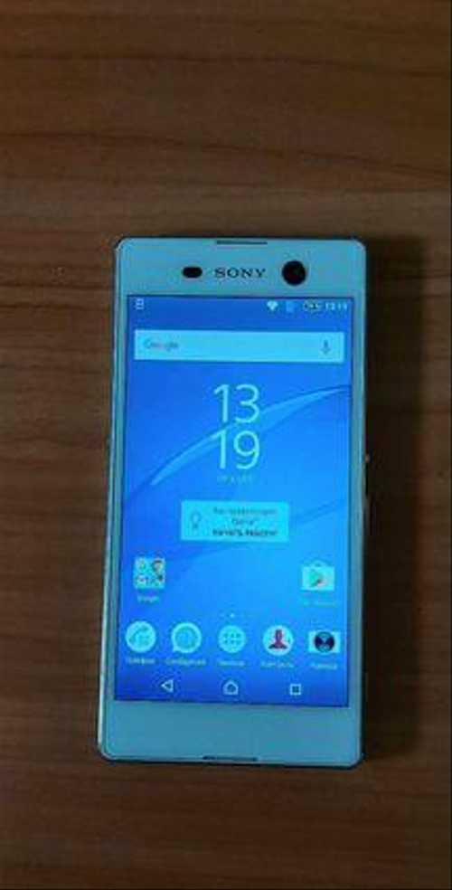 Телефон Sony Xperia M5