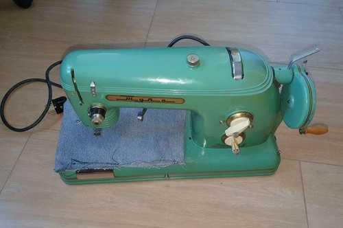 Швейная машинка "Тула" модель 1 с ручным приводом