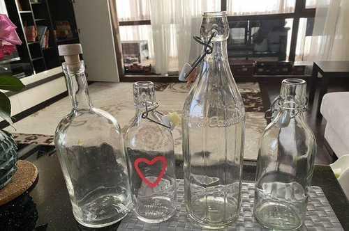 Бутылки стеклянные с пробками
