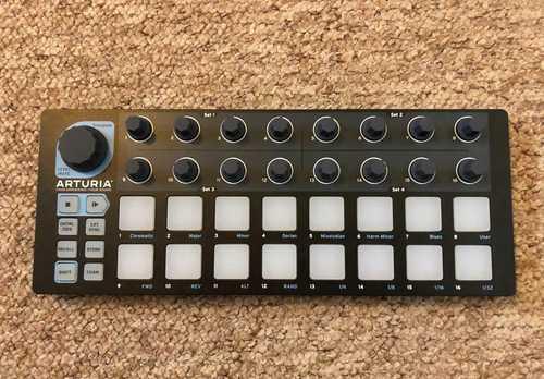 Контроллер Arturia BeatStep Black Edition