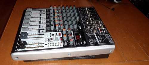 Аналоговый микшер Behringer Xenyx X1204USB