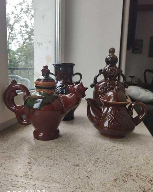 Глиняные ваза, чайники, штоф, лейка