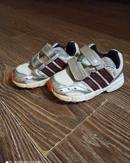 Кроссовки adidas 22p