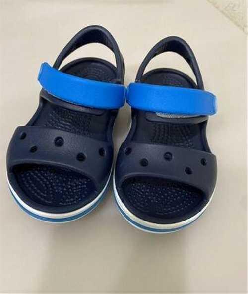 Сандали новые для мальчика crocs
