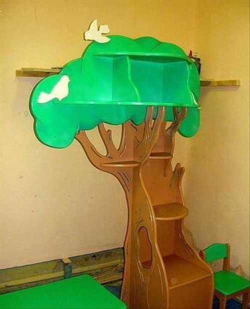 Оригинальный шкаф-стеллаж для детской