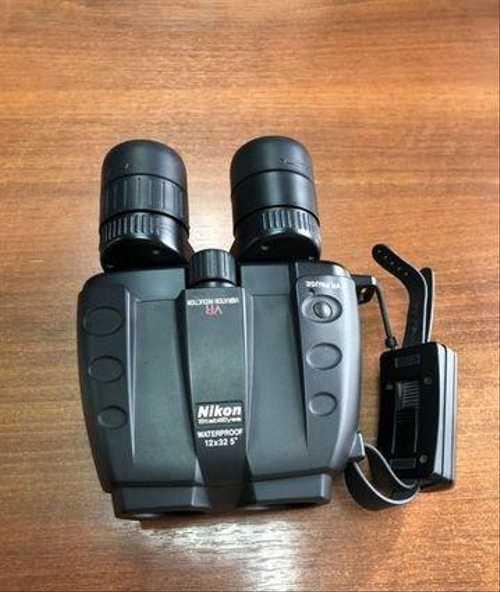 Бинокль Nikon StabilEyes 12x32 VR