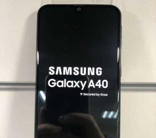 Телефон Samsung A40 64gb в хорошем состоянии
