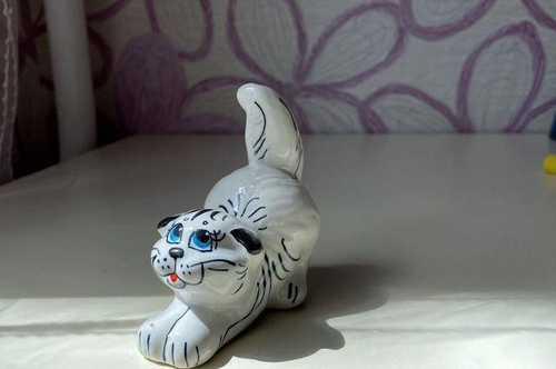 Фарфоровая статуэтка котик ручная роспись