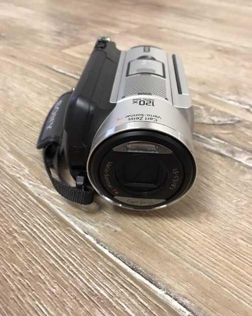 Видеокамера Sony DCR-SR100
