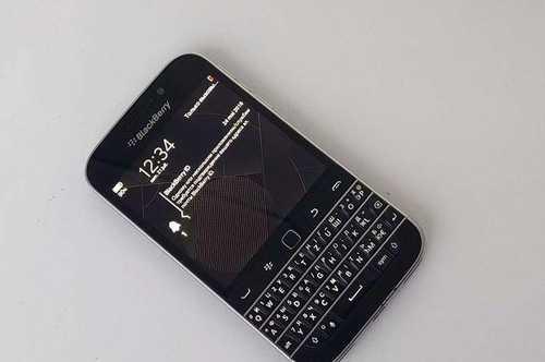 Телефон BlackBerry Classic Q20 + (2) Blackberry Q1