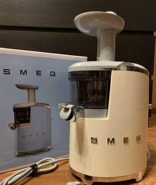 Соковыжималка шнековая smeg. Smeg соковыжималка шнековая. Smeg соковыжималка шнековая для цитрусовых. Кремовая соковыжималку Смег. Smeg шнек соковыжималка деталь.