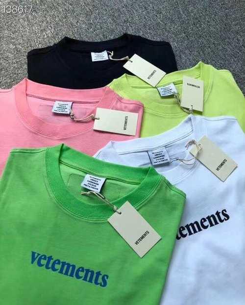 Футболка Vetements