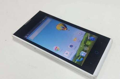 ZTE v815w