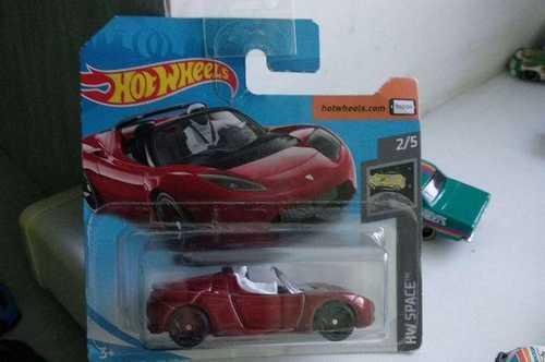 Машинка Hot wheels tesla roadster with starman