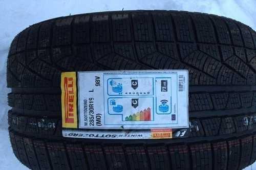 Зимние шины 285. Sottozero 2 285/30 r19 v98. Pirelli Winter Sottozero 255/35 r19 и 285/30 r19. 255/35 R19 285/30 r19 Pirelli Winter. 285/30r19 Pirelli МО Winter.